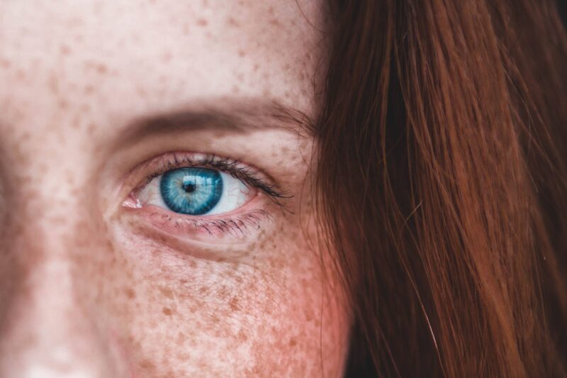 6 Facts about redheads with blue eyes & why you should date them